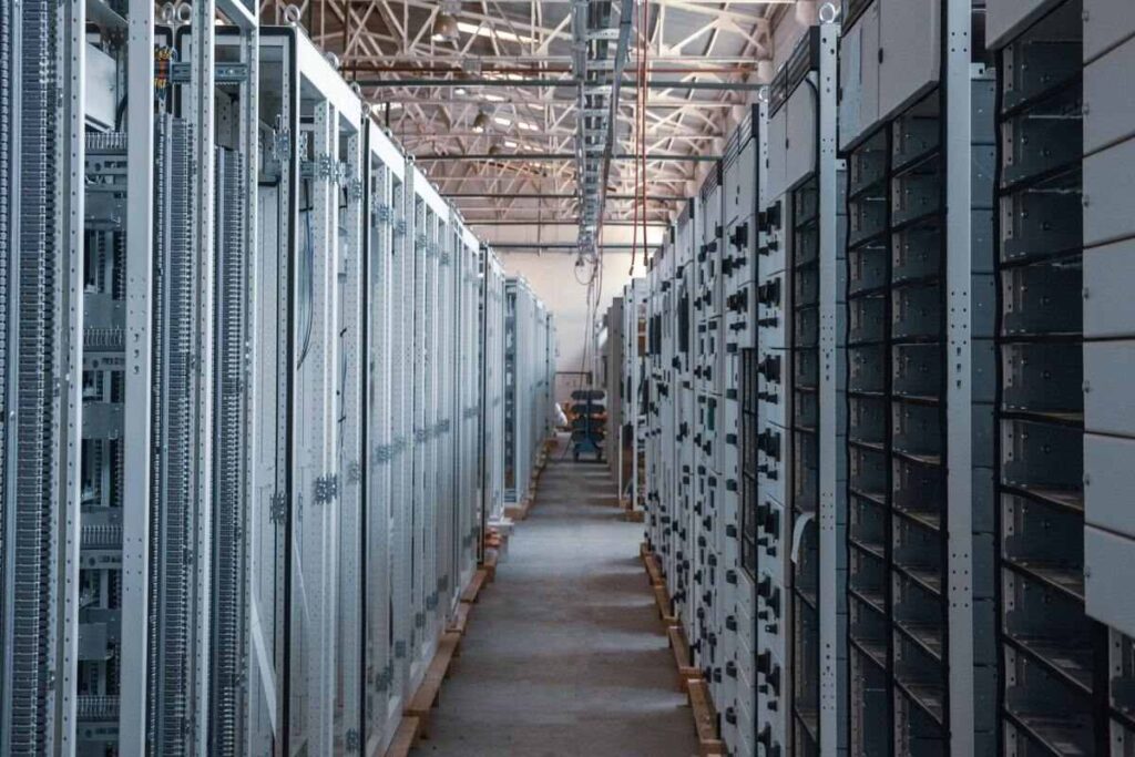 Server Website: Apa, Fungsi, Cara Kerja, Komponen, & Jenis